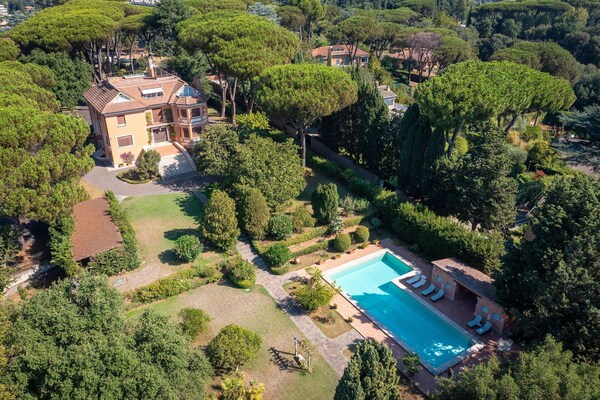 Alleinstehendes Ferienhaus Mit  W-lan, Klimaanlage, Privatem Pool, Whirlpool, Tv, Panoramablick - Rom