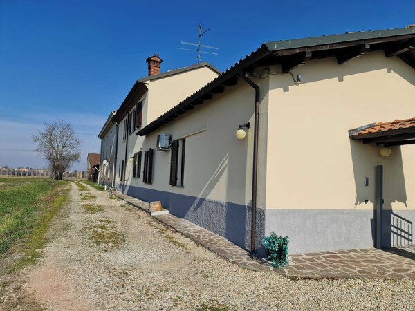 Victory House Three Kings-mezzana Corti - Pavia, Italy