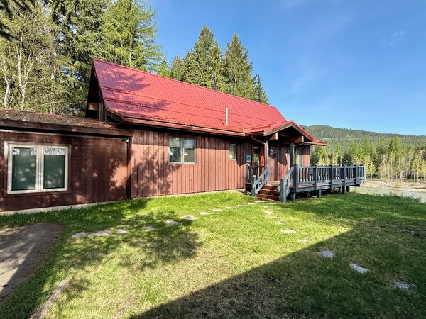 Flathead Riverside Lodge | 3 Bed, 2 Bath - Glacier National Park