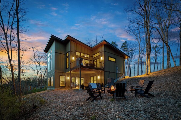 Lakeside Cabin Escape Hot Tub  Fire Pit - New Haven