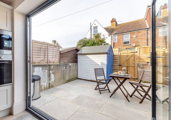 The Bolthole - Eastbourne - Pevensey Bay