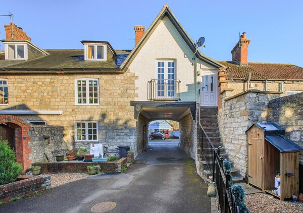 Calleron - One Bedroom Apartment, Sleeps 2 - Bruton