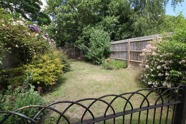 3br Victorian Cottage With Garden, Close To Windsor And Heathrow - Staines