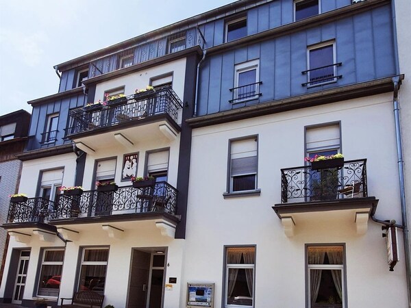 Apartment Raffael Up To 2 Persons - Aparthotel Am Kurpark - Altenahr
