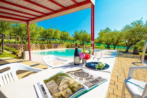 La Casa Del Sole - Two Bedroom Villa, Sleeps 6 - Castiglione del Lago