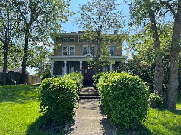 Sarahs Entire Apt @ The Historic Mccormick House - 貝城