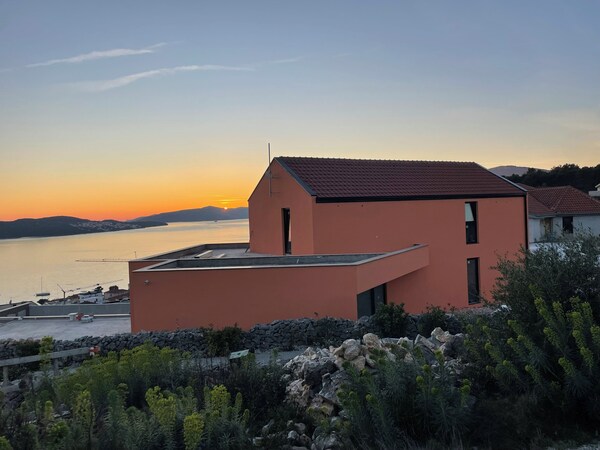 Large Villa, Stunning View, Walking Distance Down Town Trogir, 20 Person+ Event - Okrug Gornji