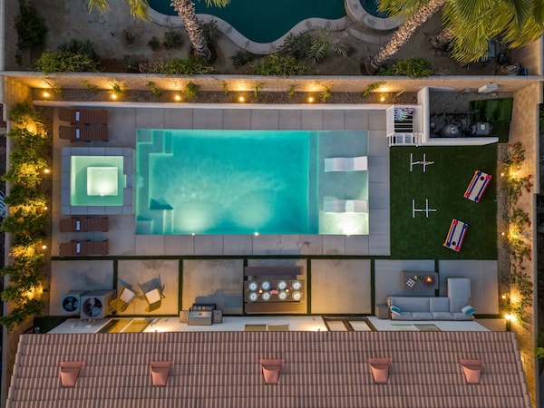 New Lush Luxury Living-heated Pool/spa Included. Walking Distance To Coachella - Indio, CA
