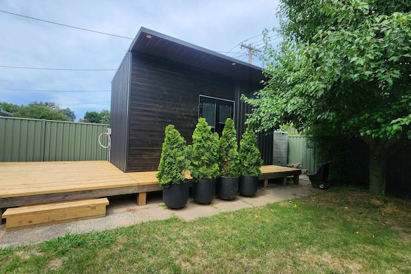 New To Vrbo: Enchanting Tiny Home In Vibrant Dickson - Canberra