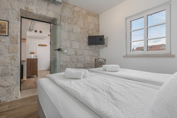 Casa Columba - 4 Star Design Boutique Hotel - Marco Polo Luxury Apartment - Makarska