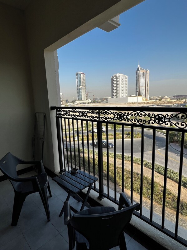 Stylish Cozy Apartment With Amazing Pool - Dubai