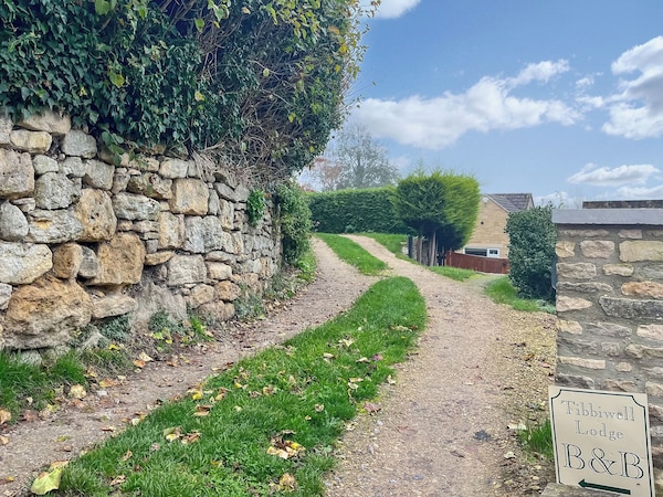 1 Bedroom Accommodation In Painswick - Painswick