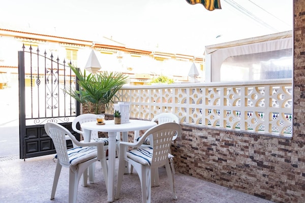 Cozy Apartment With Front Patio - Pilar de la Horadada