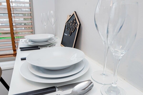 Contemporary Expansive Apartment Upper - Solihull