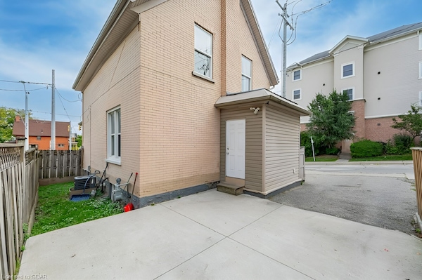 4 Bedroom Luxury House, Free Parking, Lrt, Kitchener Downtown, Near Chicopee Ski - Ontario