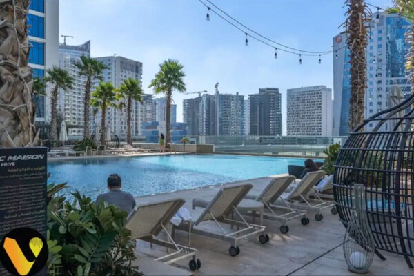 Vogue Damac Prive Near Burj Khalifa & Dubai Mall - دبي