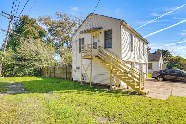 Near Sabine Lake: Pet-friendly Apt In Port Arthur - Port Arthur, TX