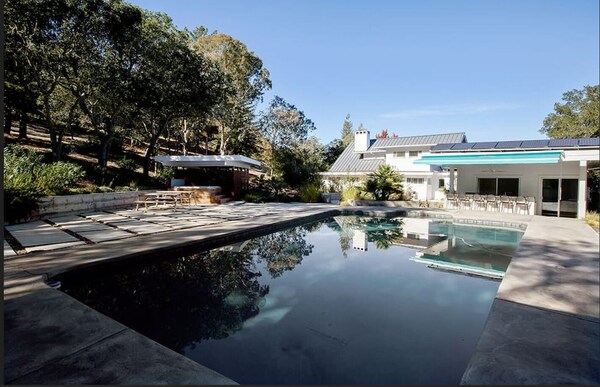 Modern Bennett Valley Home With Privacy And Views! - Rohnert Park, CA