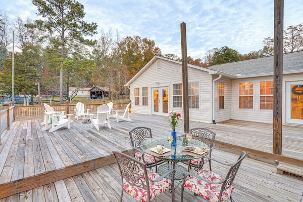 Lake Sinclair: Since Day 1 Family Lake House - Milledgeville, GA