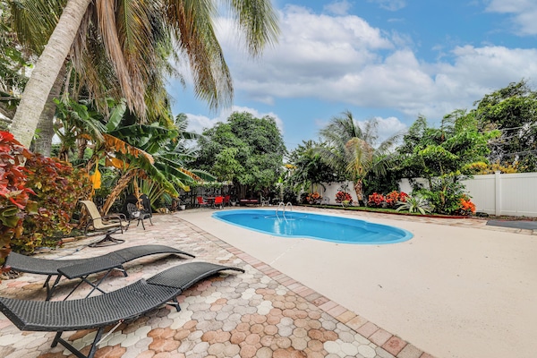 1 Mi To Beach: Sunny Lantana Cottage W/ Pool! - Caribbean