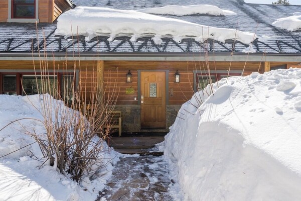Mtn & Lake Views, Hot Tub, Chef's Kitchen, Breck - Breckenridge, CO
