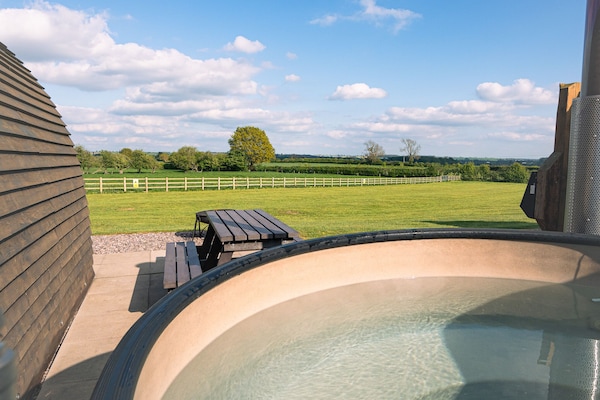 Estándar-hot Tub-pet Free-cabaña-baño Con Ducha - Derbyshire
