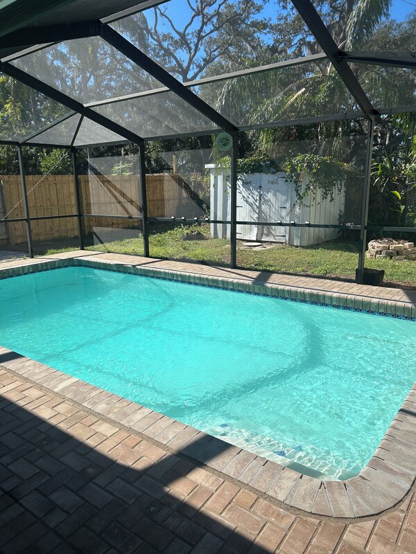 Retreat Off Main Street - Palm Harbor, FL