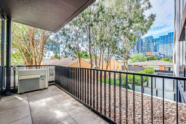 Stayau Convenient Apartment With Patio In Box Hill - Whitehorse City