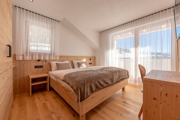 Agriturismo 'Apt Aurora' Con Vista Sulle Montagne, Giardino In Comune E Wi-fi - Dobbiaco