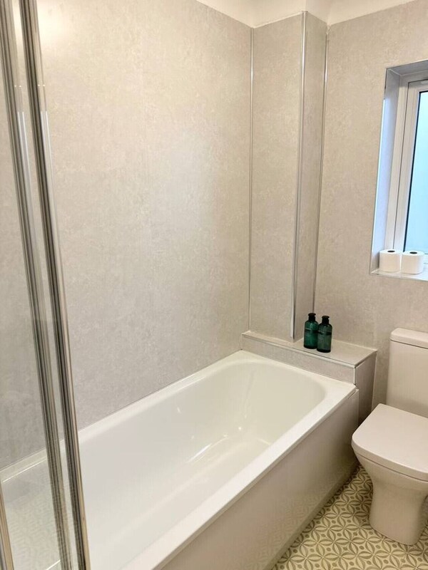 Cosy 2-bed In Great Location - Didcot