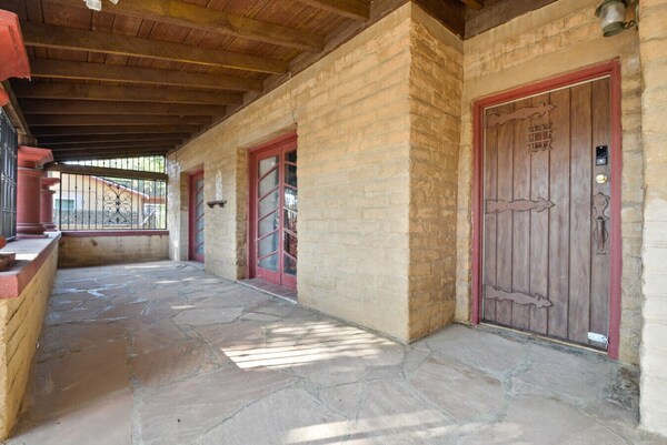 Rustic Urban Homestay  Pet-friendly - Claremont, CA