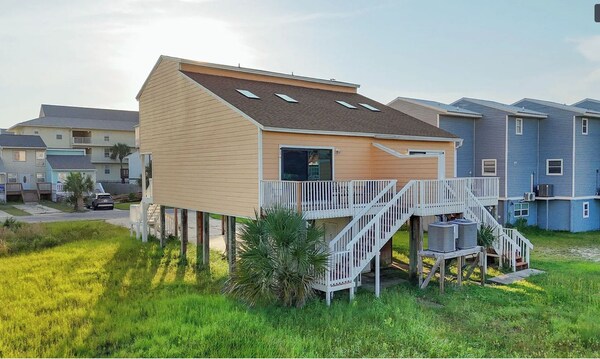 Charming 2-bedroom Townhome In Fabulous Navarre Beach! Wifi, Ac, Beach Access - Navarre Beach, FL