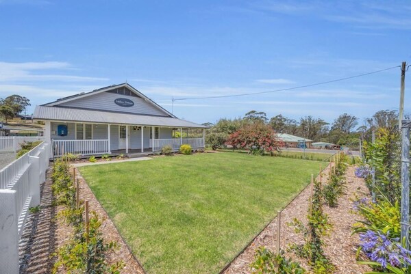 Settlers Cottage: Pet Friendly - Eden