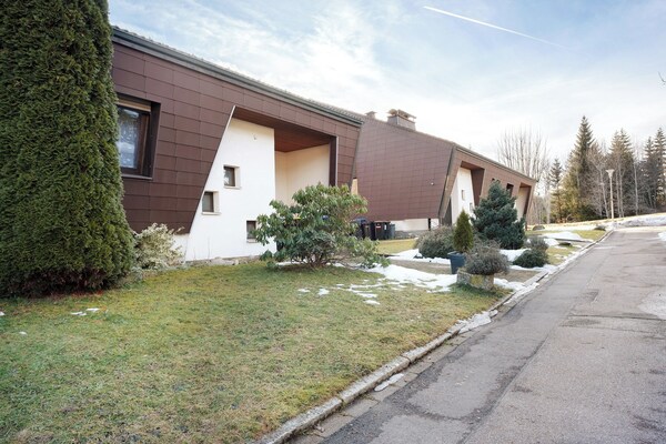 Appartement Harmonie Avec Nouvelle Cuisine, Sauna Privé, Four à Bois Et Balcon Sans Vis-à-vis - Titisee-Neustadt