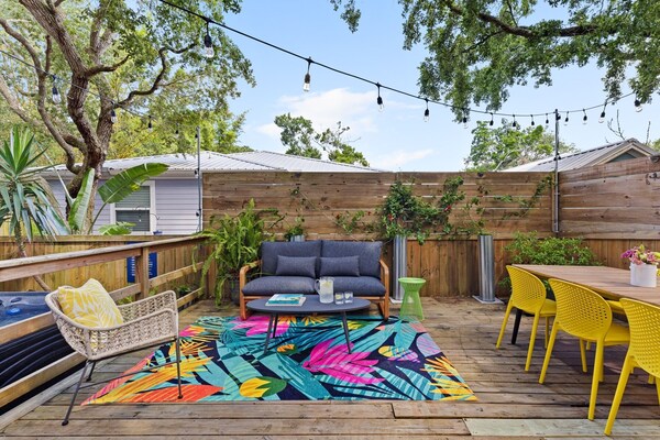 Deck Lounge W/ Hot Tub, Fire Pit, & Garage Game Room | Hidden Grove By Avantstay - Vilano Beach, FL