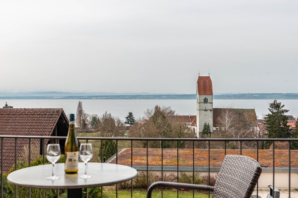 Room 'Doppelzimmer Mit Balkon' With Lake View, Balcony And Wi-fi - Meersburg