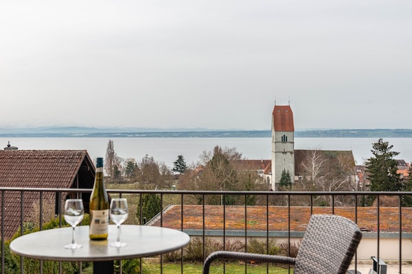 Room 'Doppelzimmer Mit Balkon' With Lake View, Balcony And Wi-fi - Meersburg