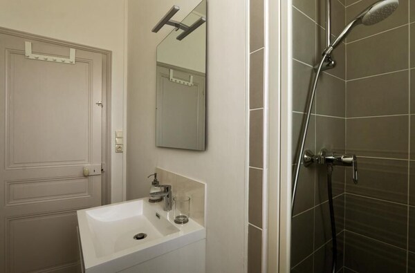 Le Ronsardien - Appartement Calme Et Confortable - Vouvray