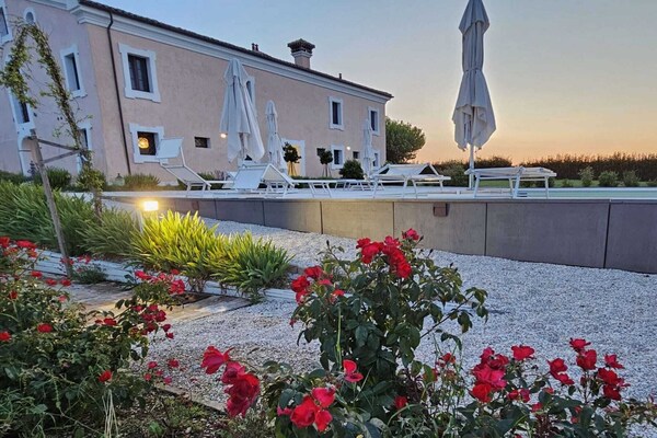 Alojamiento En Una Hermosa Villa Con Piscina. - Falconara Marittima