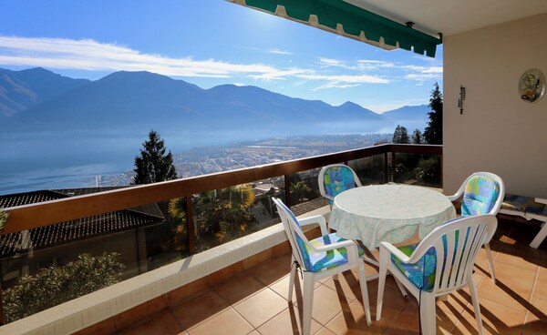 Corner Apartment On The 2nd Floor For 1-4 Persons. - Orselina