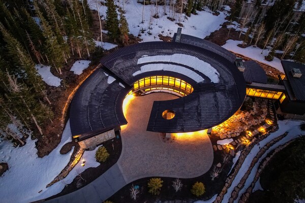 Brand New Heated Pool And Hot Tub, Ski In Out Park City Chalet - Snowbird, UT