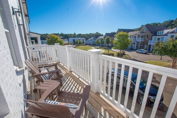 Chic Oxford Townhouse With 3 Bedroom Suites! - Oxford