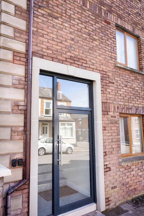 The Warhol - 2 Bd Loft Style Ap. Ultra Fast Wifi - Belfast
