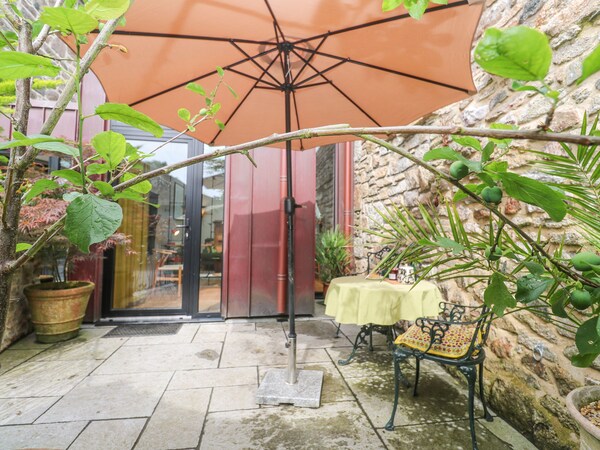The Stables, Pet Friendly, Character Holiday Cottage In St Just - Saint Just