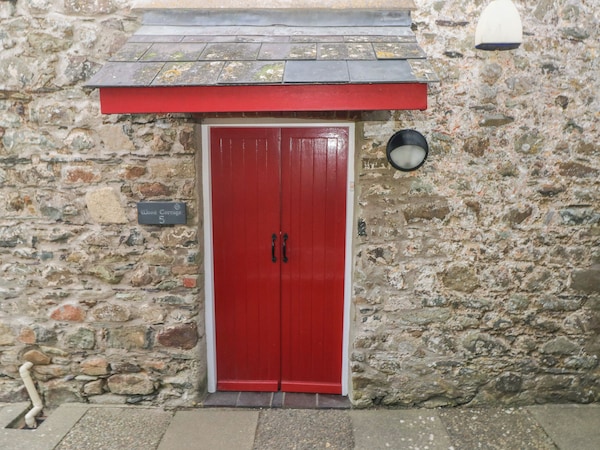 Wood Cottage, Family Friendly, Country Holiday Cottage In Solva - Solva