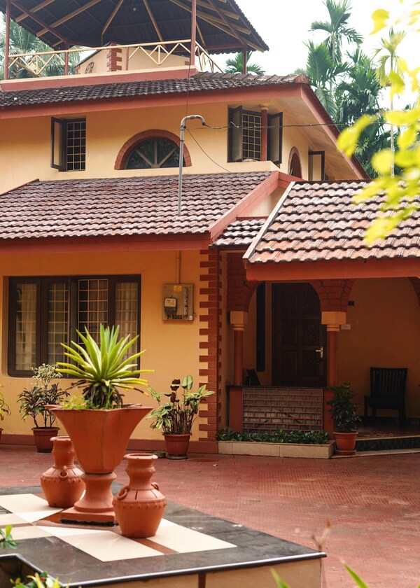 Bough'n Villa - A Charming 3-bedroom Villa With Wifi, Ac In Enchanting Kozhikode - Kozhikode