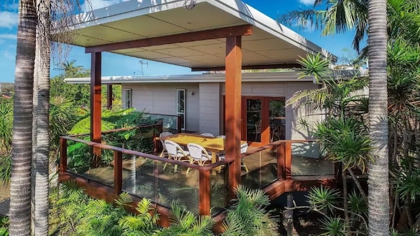 Relaxing Home At Lighthouse Beach - Port Macquarie