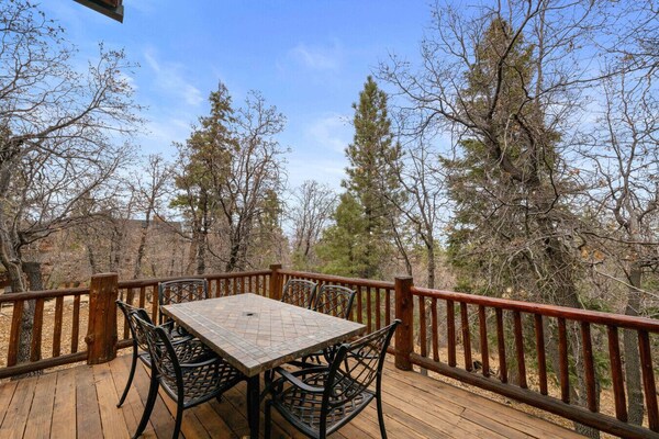 Central Heating+treetop Views! - Big Bear, CA
