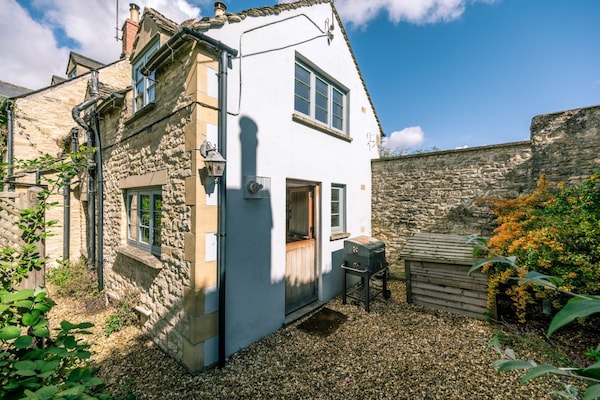 A Beautiful Characterful Cotswold Cottage - Post Office Cottage - Burford