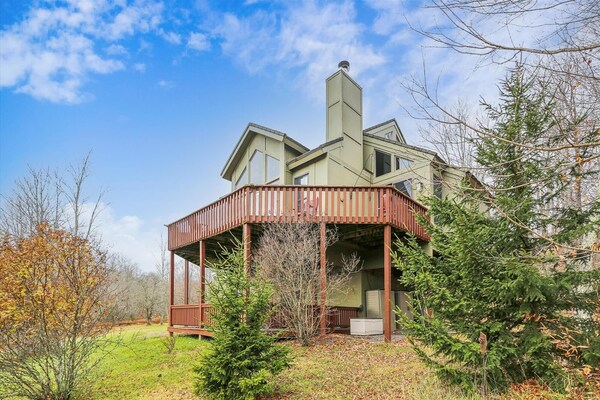 Welcome To Chaleur Et Lumiere-the Chalet Of Warmth And Light! - West Virginia